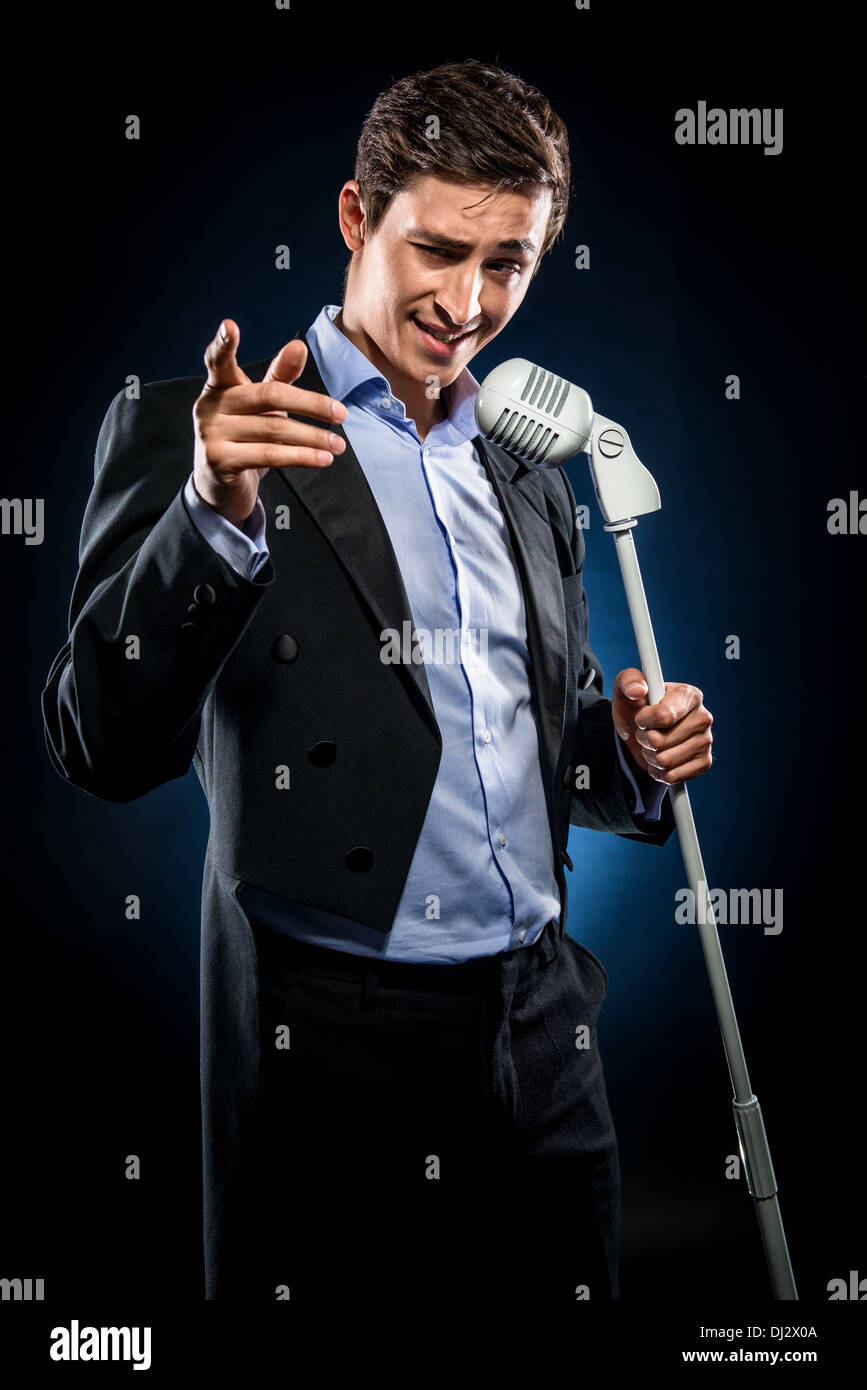 Vintage singer man hi-res stock photography and images - Alamy