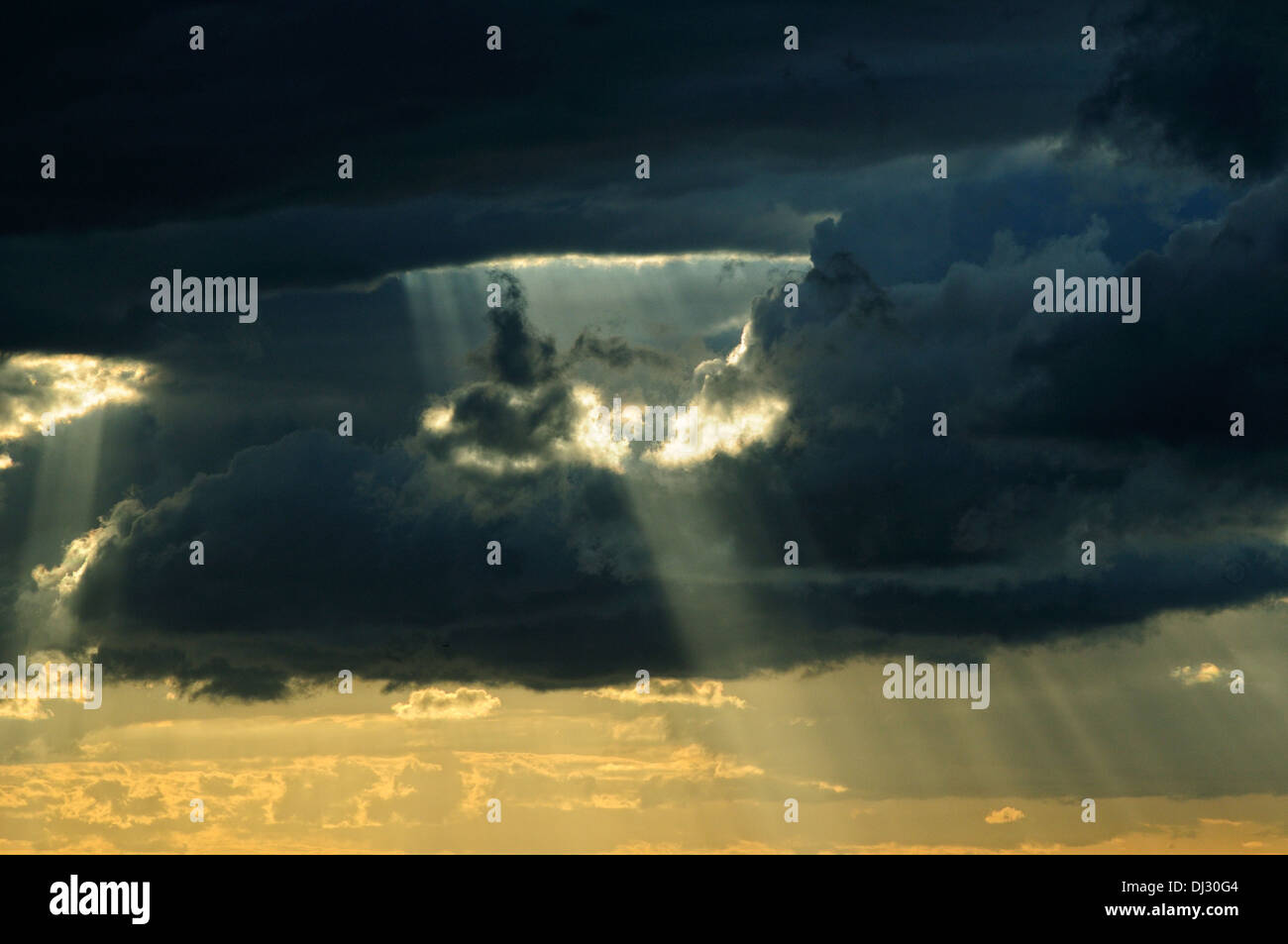 Thunderstorms clouds hi-res stock photography and images - Alamy