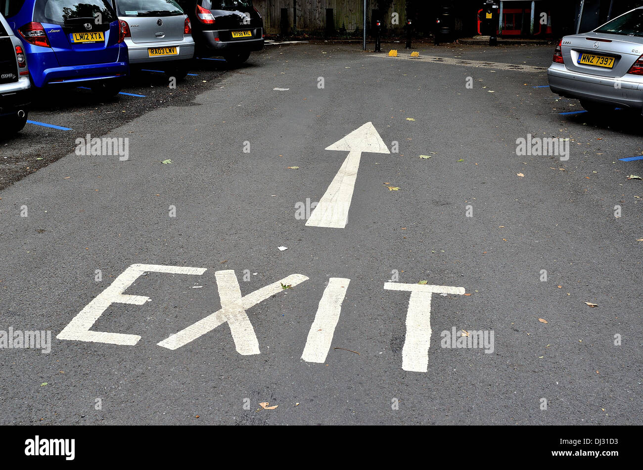 British exit sign hi-res stock photography and images - Alamy