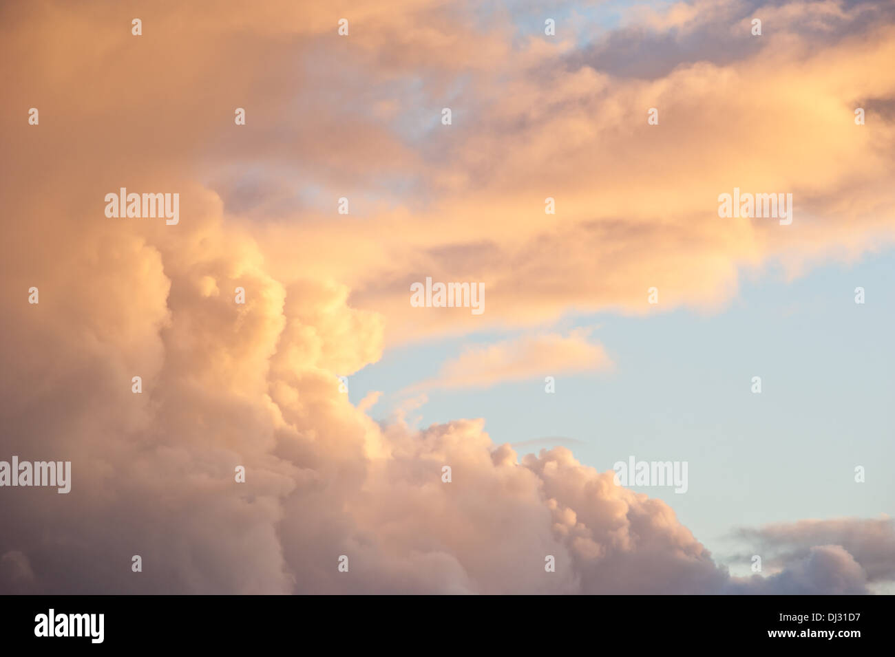 Unusual interesting cloud sky hi-res stock photography and images - Alamy