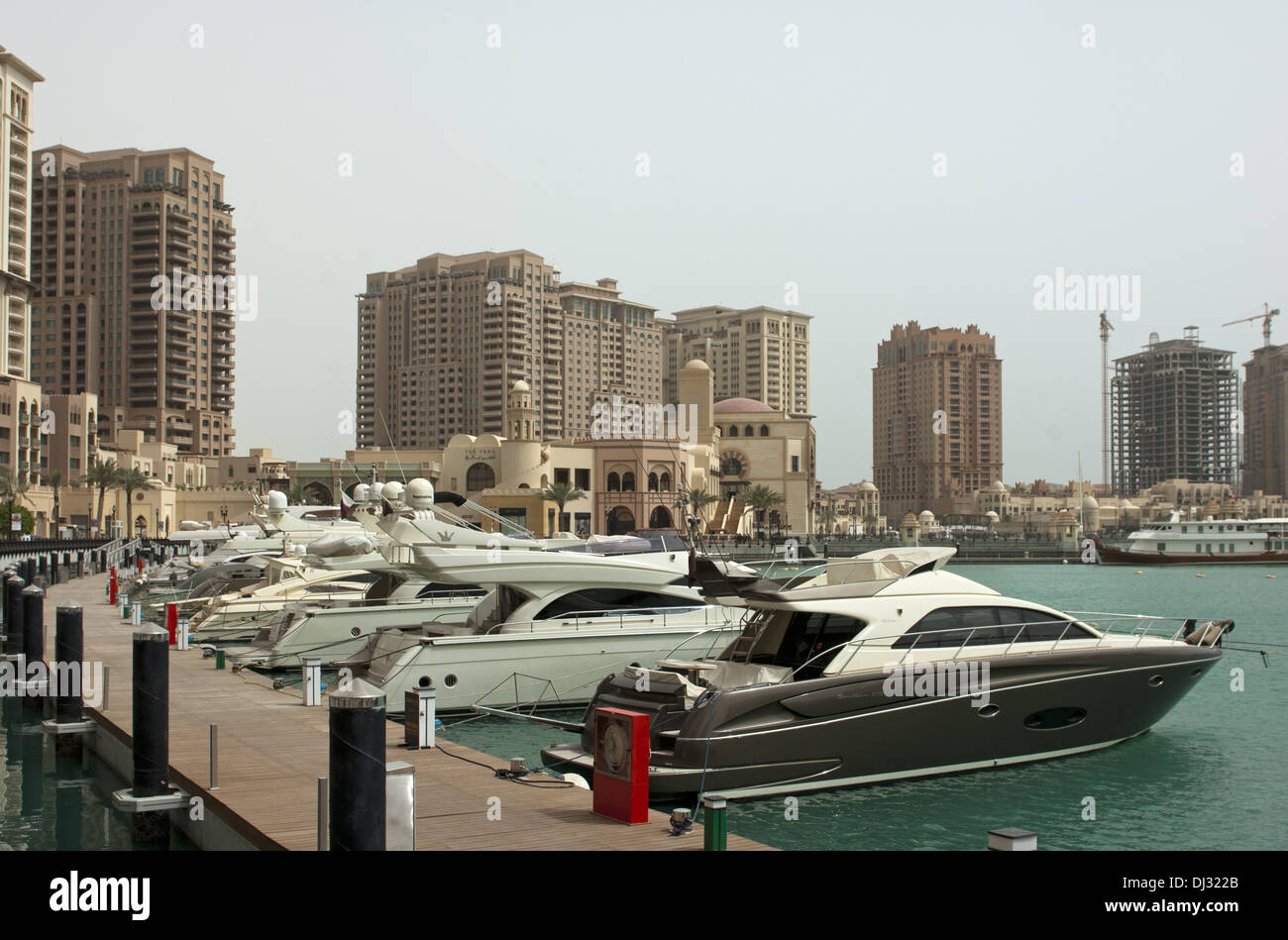 Doha qatar marina hi-res stock photography and images - Alamy