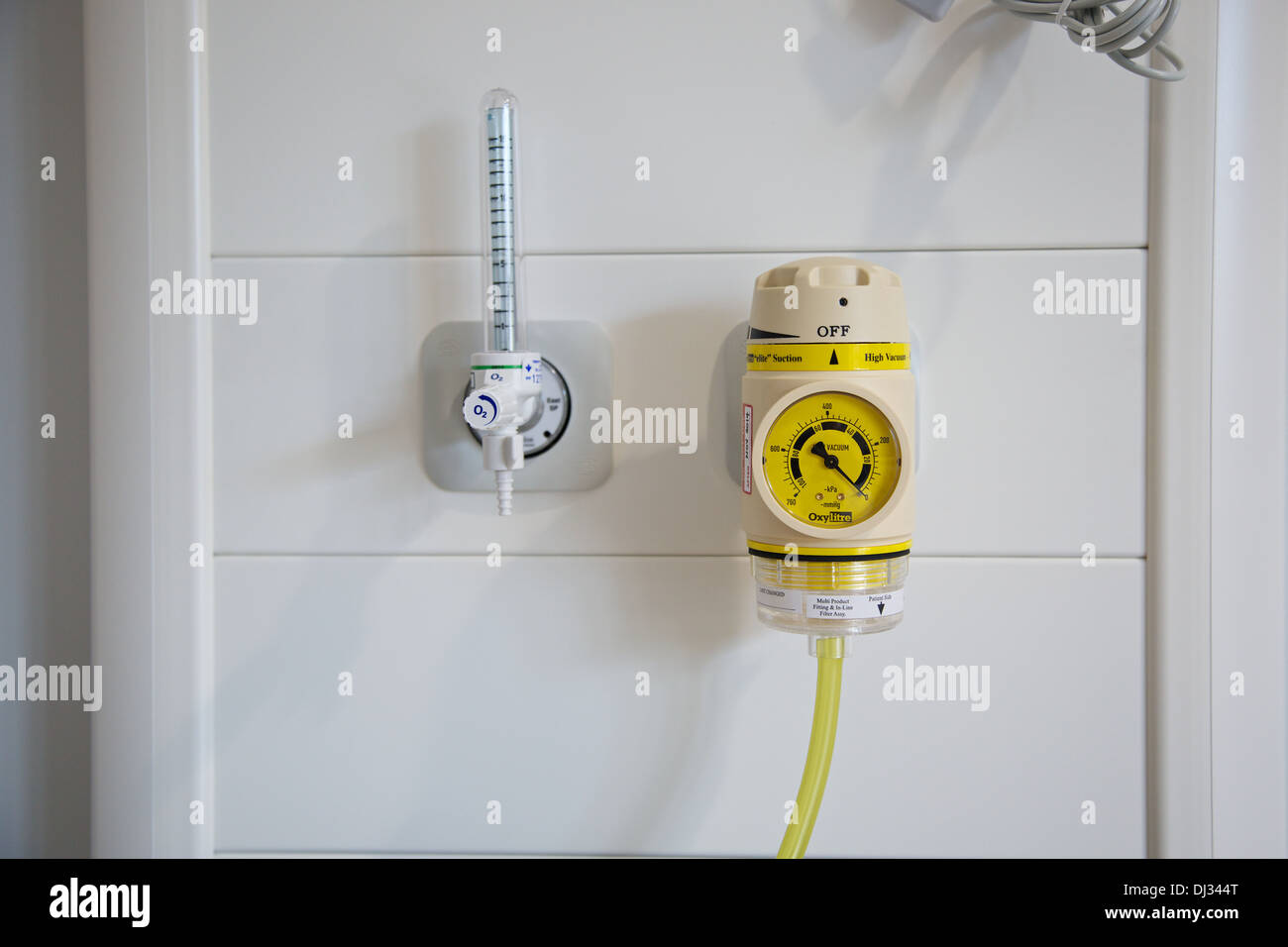 Hospital bedside equipment - oxygen gauge air Stock Photo - Alamy Hospital bedside equipment - oxygen gauge air Stock Photo - Alamy
