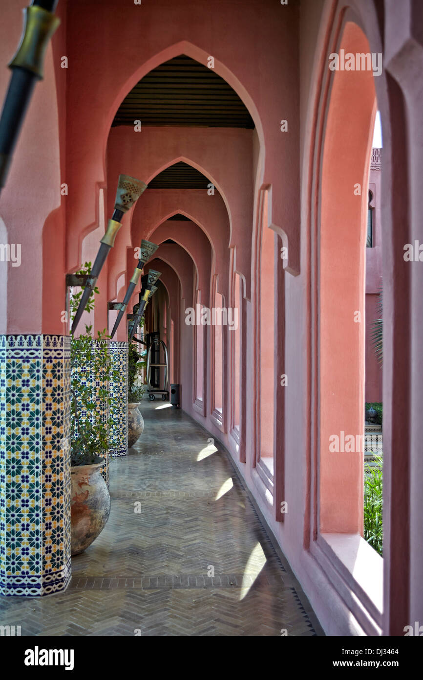 Walkway with arches hi-res stock photography and images - Alamy
