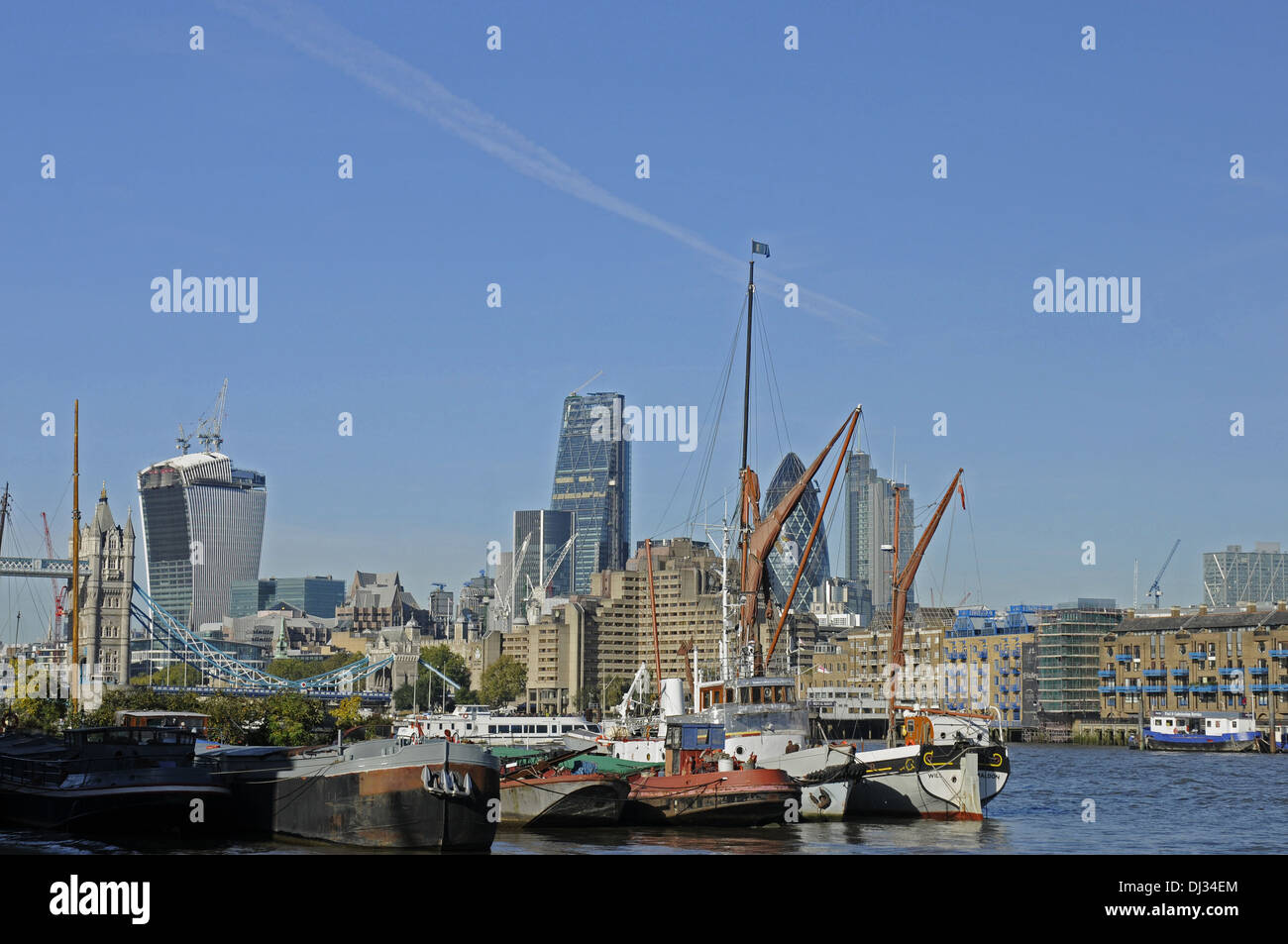 Thames view towards tower bridge hi-res stock photography and images ...