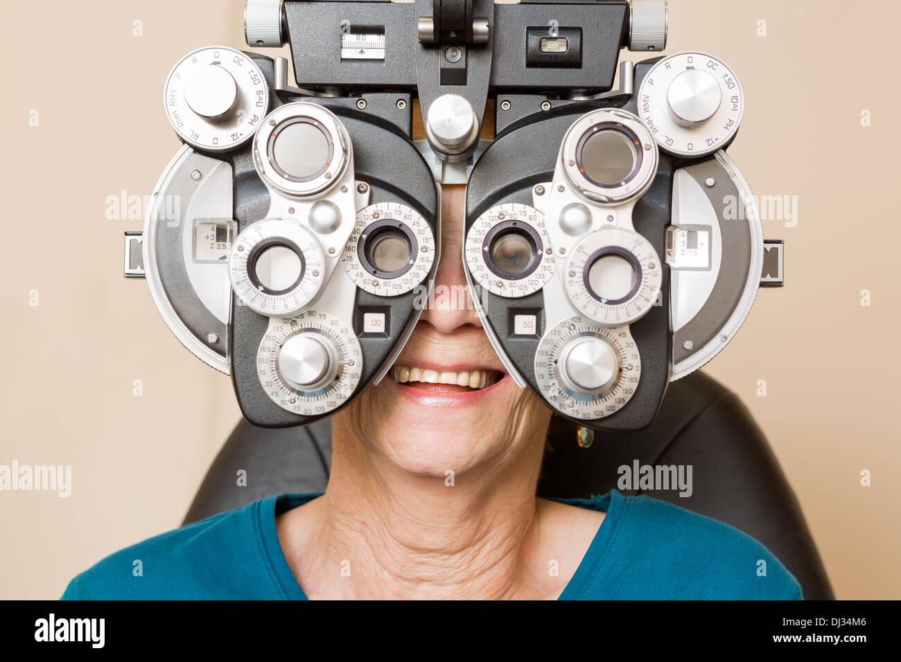 Girl having medical examination hi-res stock photography and images - Alamy