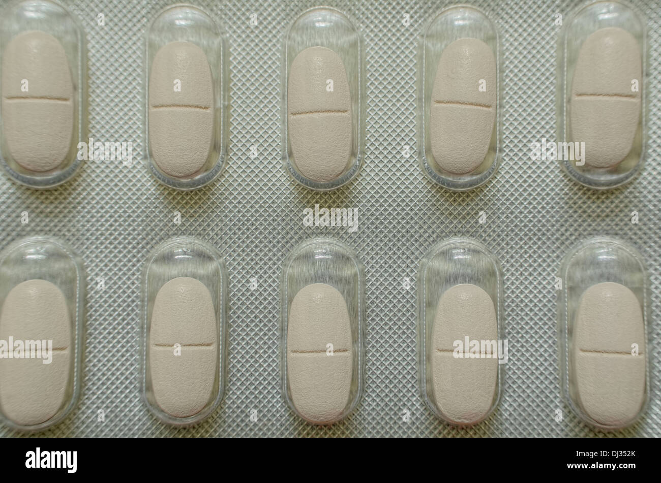 Silver pills hi-res stock photography and images - Alamy