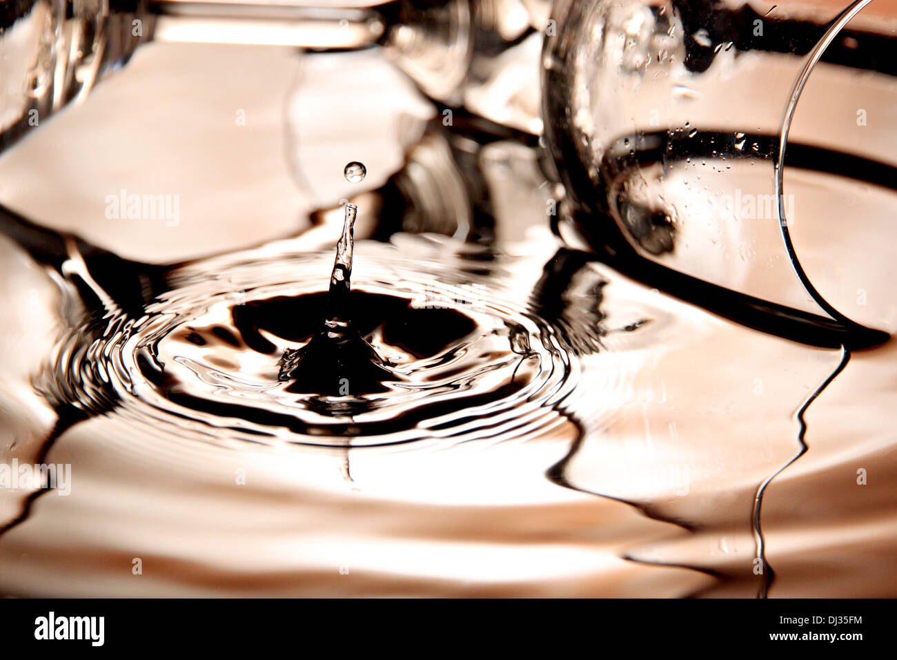 Closeup Pictures Water drops a beautiful shape in Pool Stock Photo - Alamy