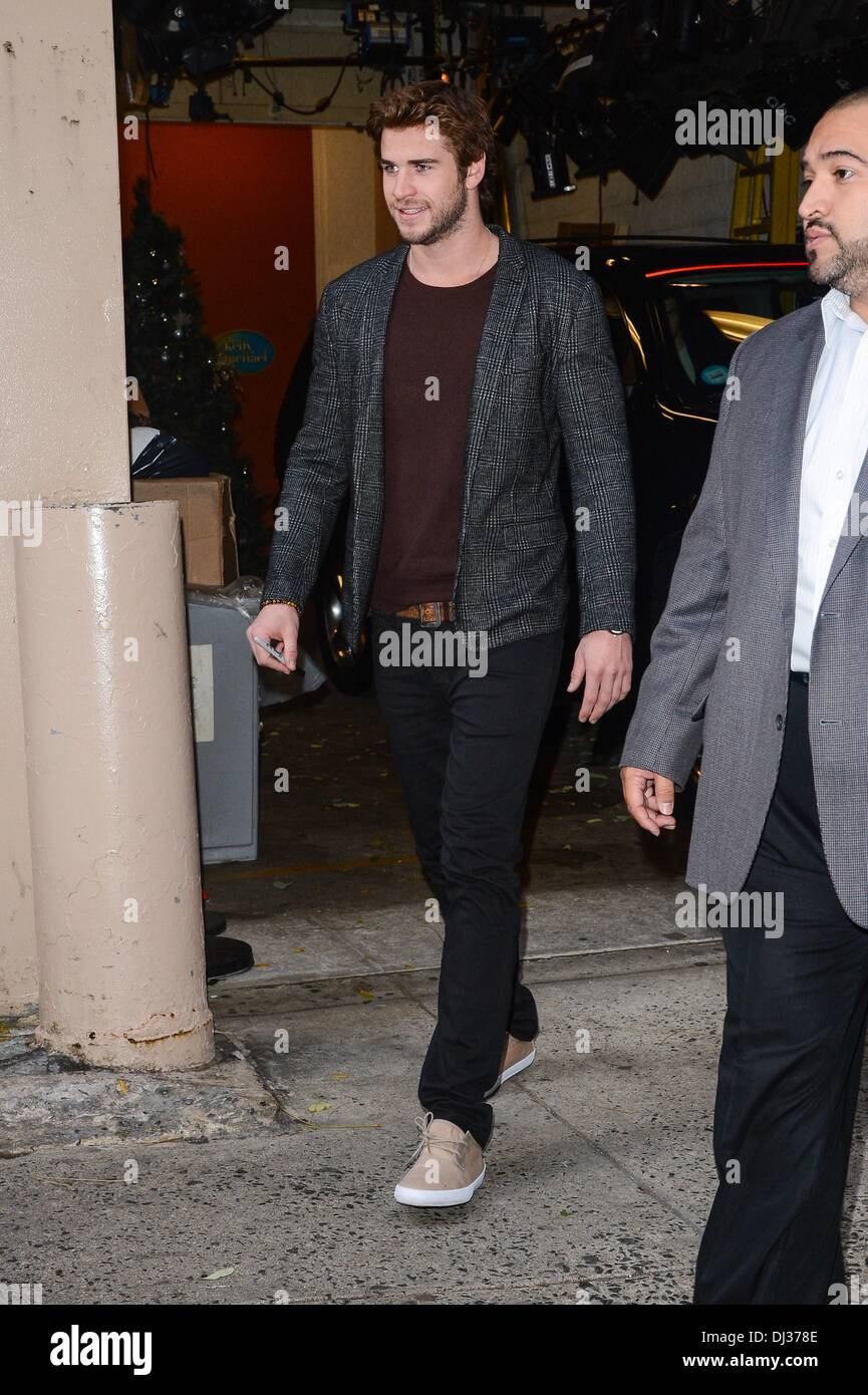 New York, NY, USA. 20th Nov, 2013. Liam Hemsworth, leaves the 'Live ...
