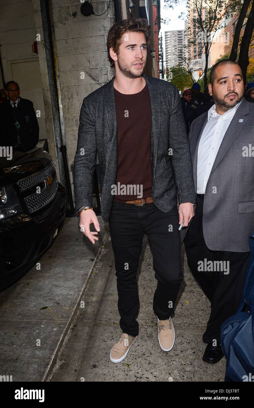 New York, NY, USA. 20th Nov, 2013. Liam Hemsworth, leaves the 'Live ...