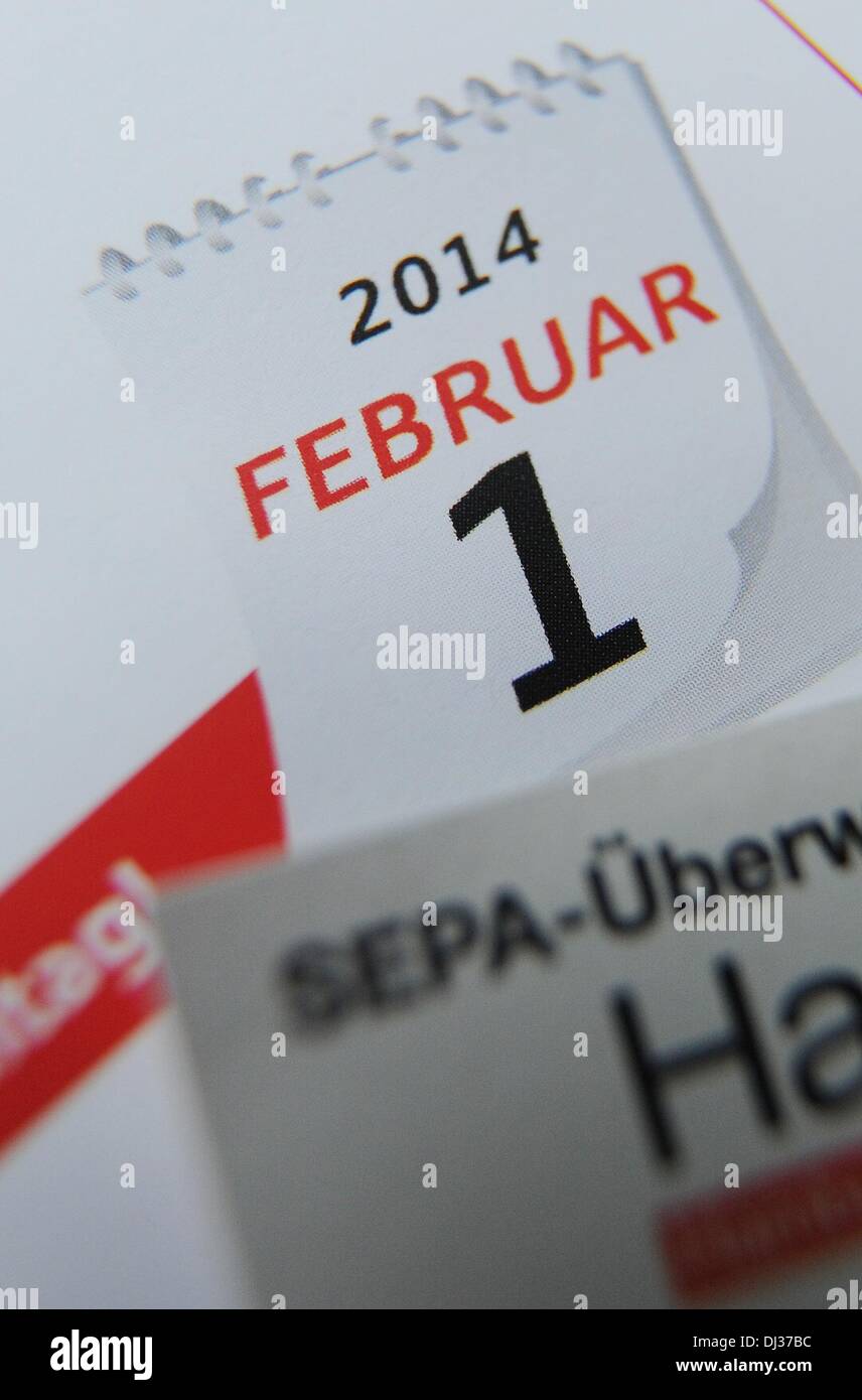 Hamburg, Germany. 15th Nov, 2013. (ILLUSTRATION) A SEPA bank transfer ...