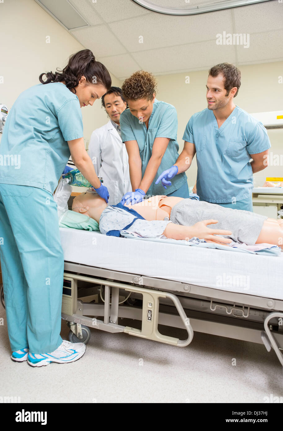 Medical dummy hi-res stock photography and images - Alamy