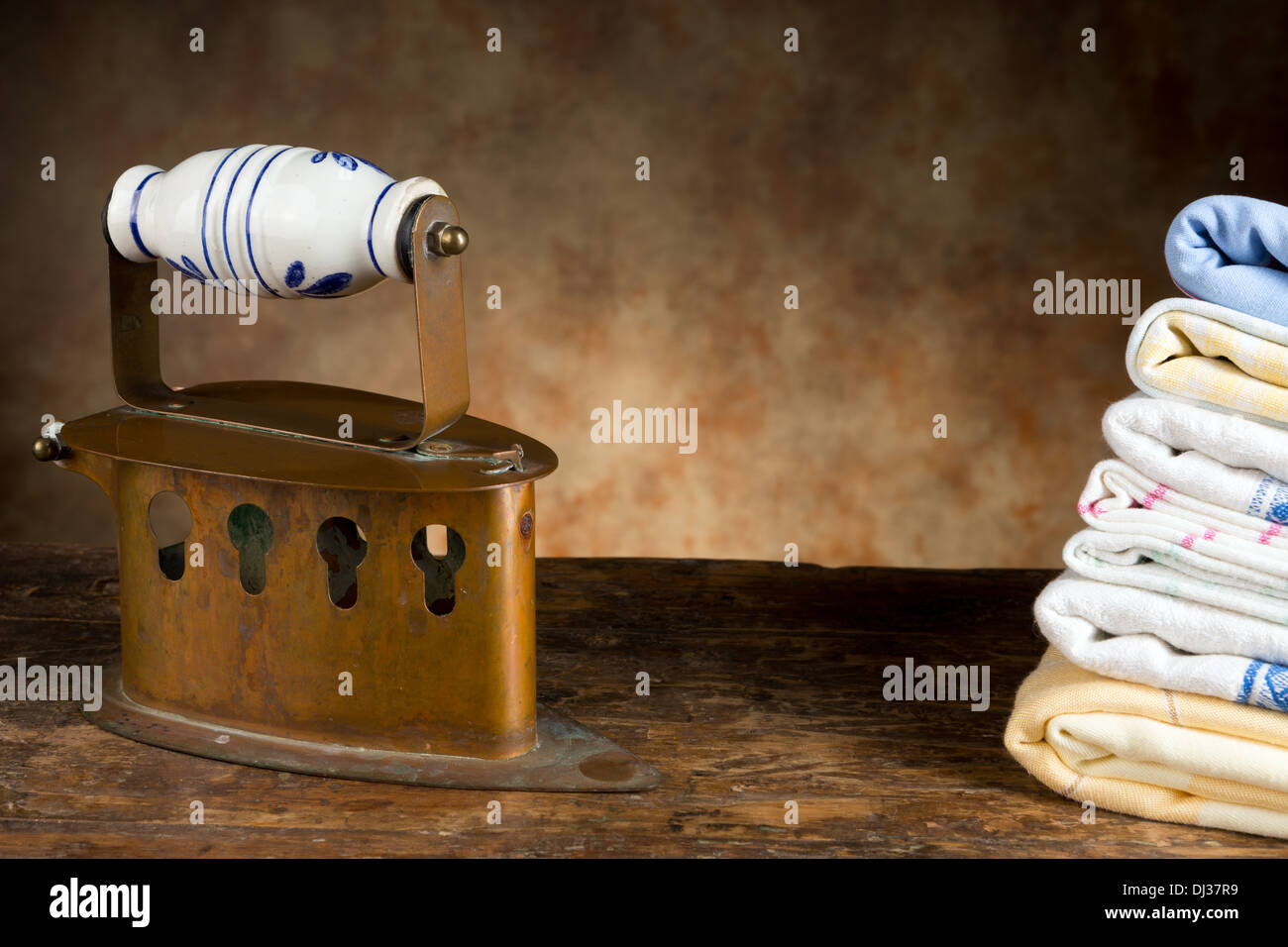 Old laundry equipment hi-res stock photography and images - Alamy