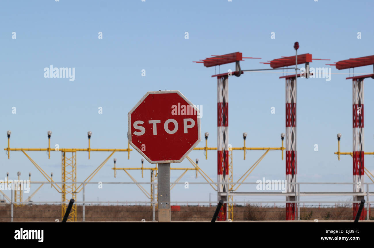 Stop sign car hi-res stock photography and images - Alamy