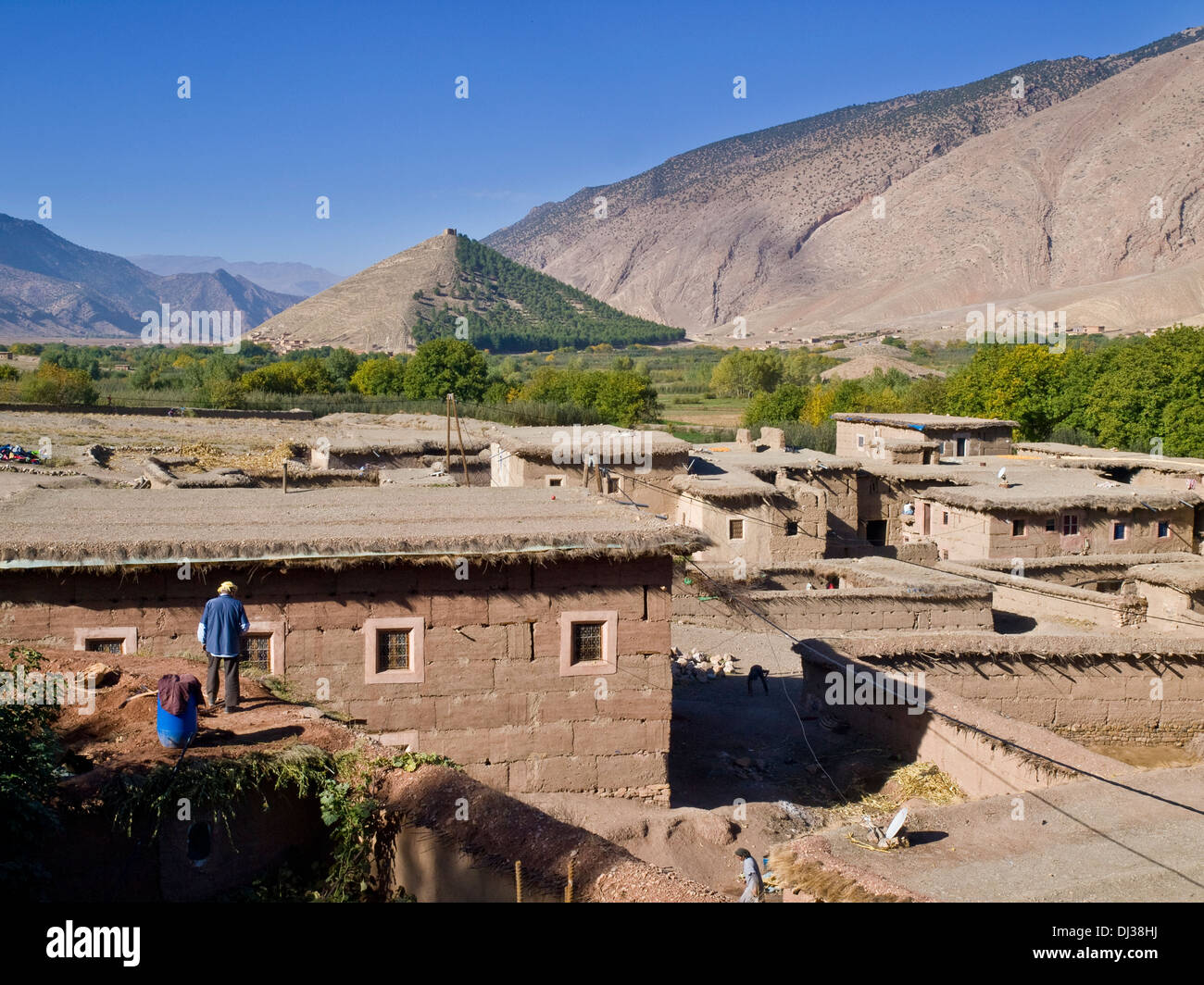 Berber mountain village hi-res stock photography and images - Alamy