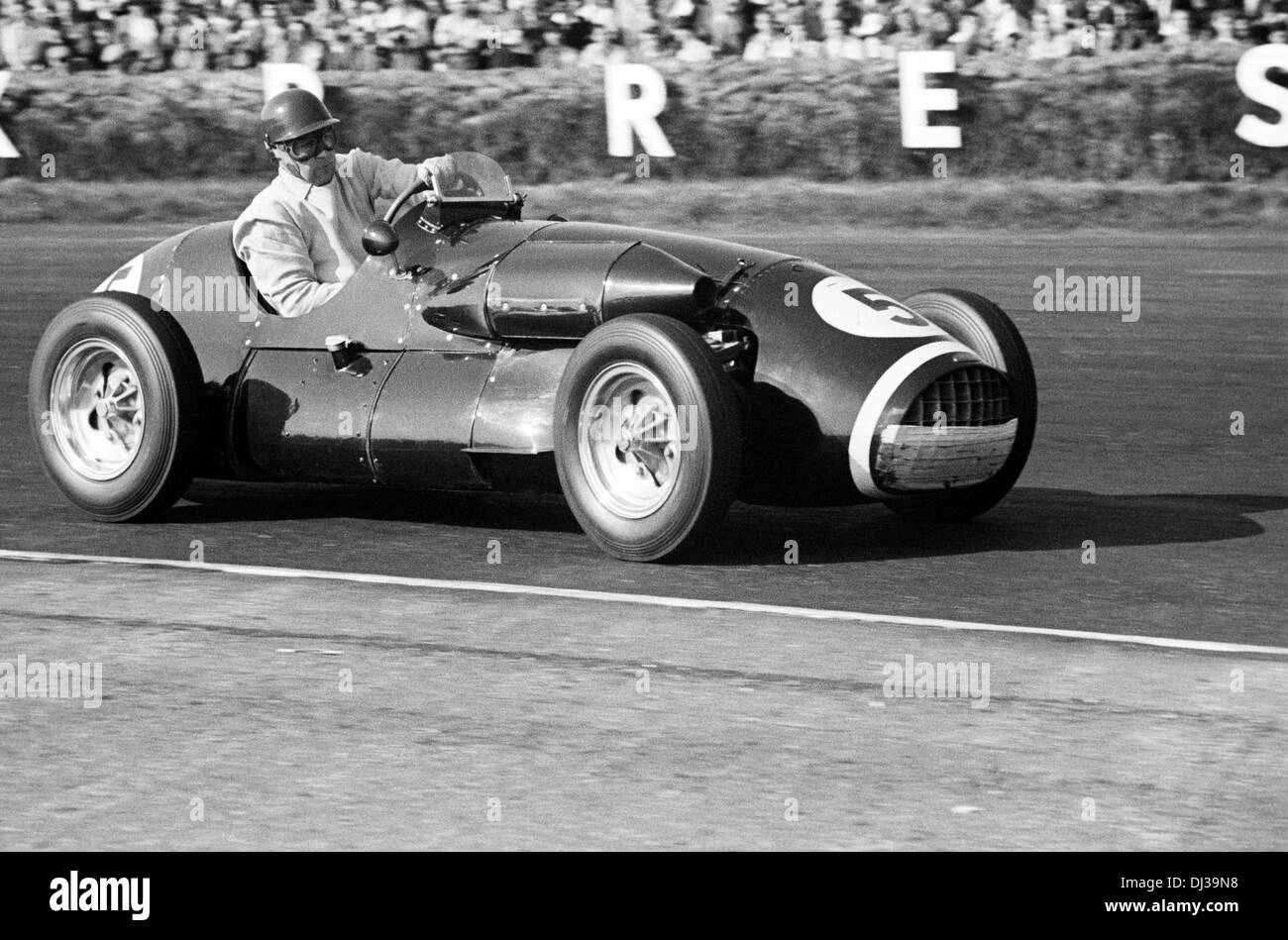 Major Tony Rolt in Rob Walker's Connaught A-Type, finished 3rd, V Daily ...
