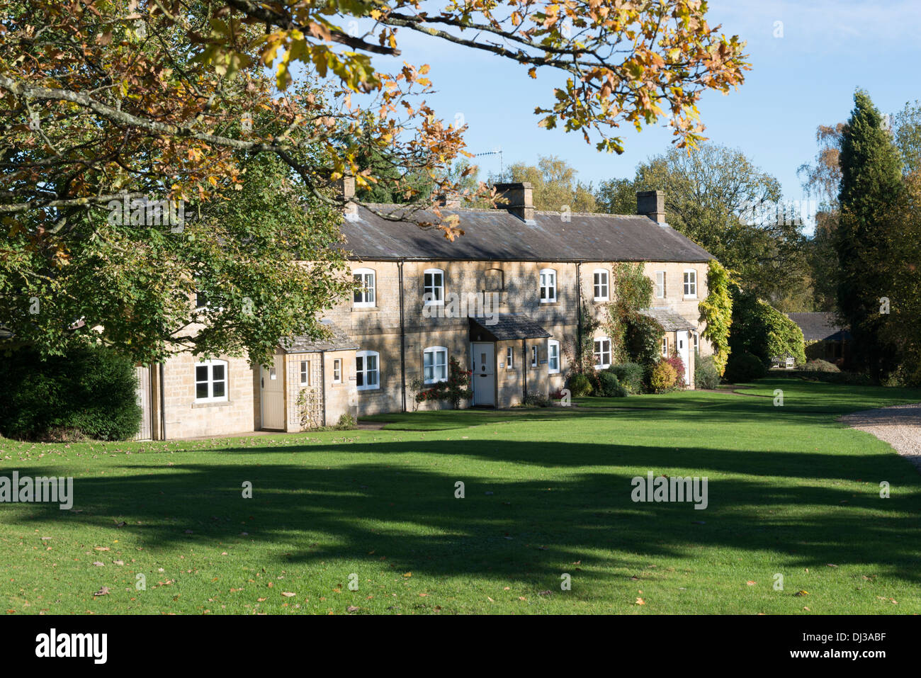 Limestone country houses hi-res stock photography and images - Alamy