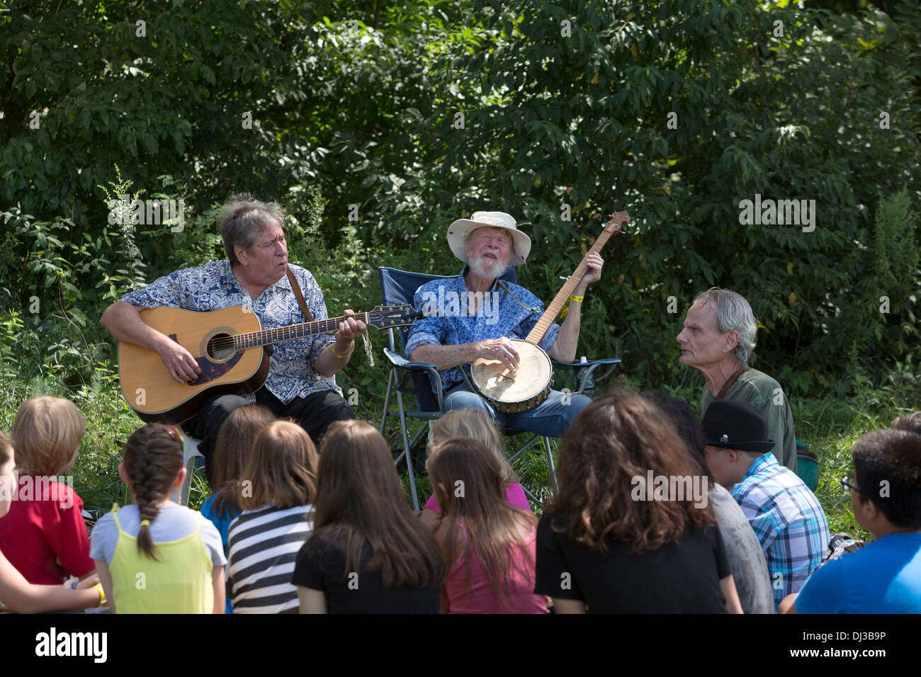Pete Seeger at the Solar Expo Jam folk festival, Vernon, NJ, USA Stock ...