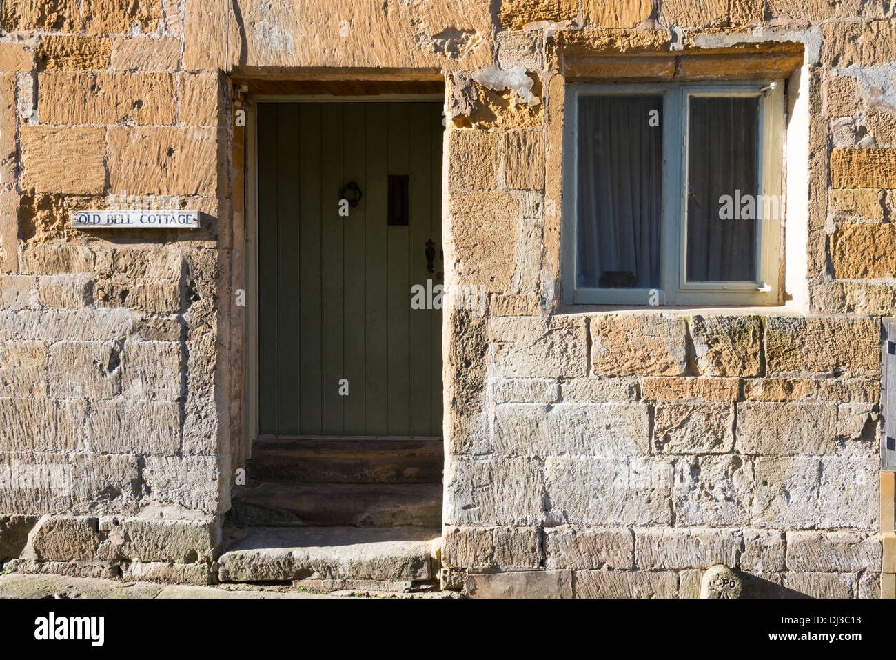 Cotswolds and doors hi-res stock photography and images - Alamy