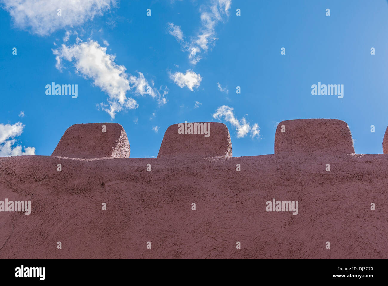 Crenelations hi-res stock photography and images - Alamy