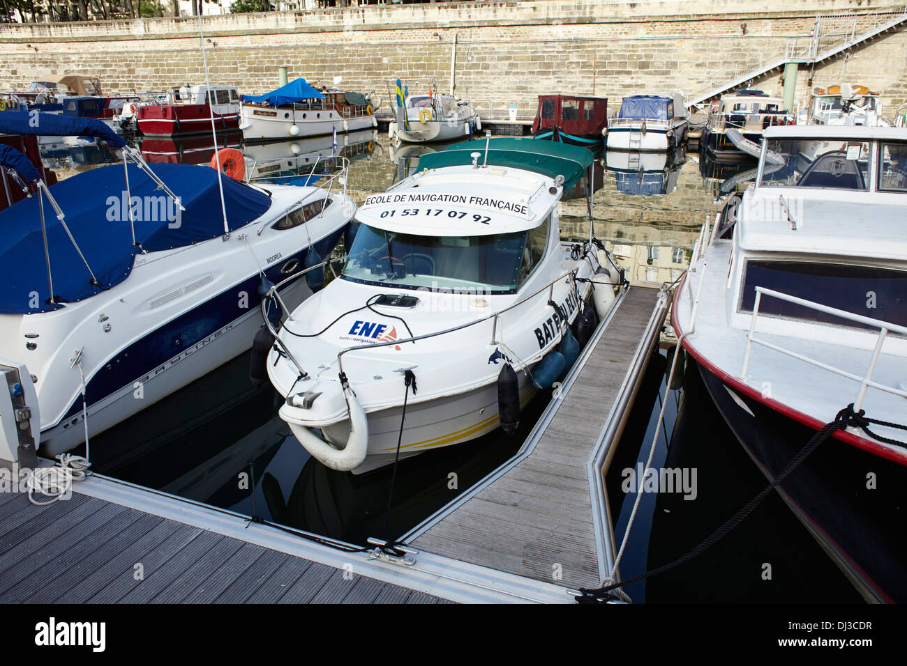 Navigation school hi-res stock photography and images - Alamy