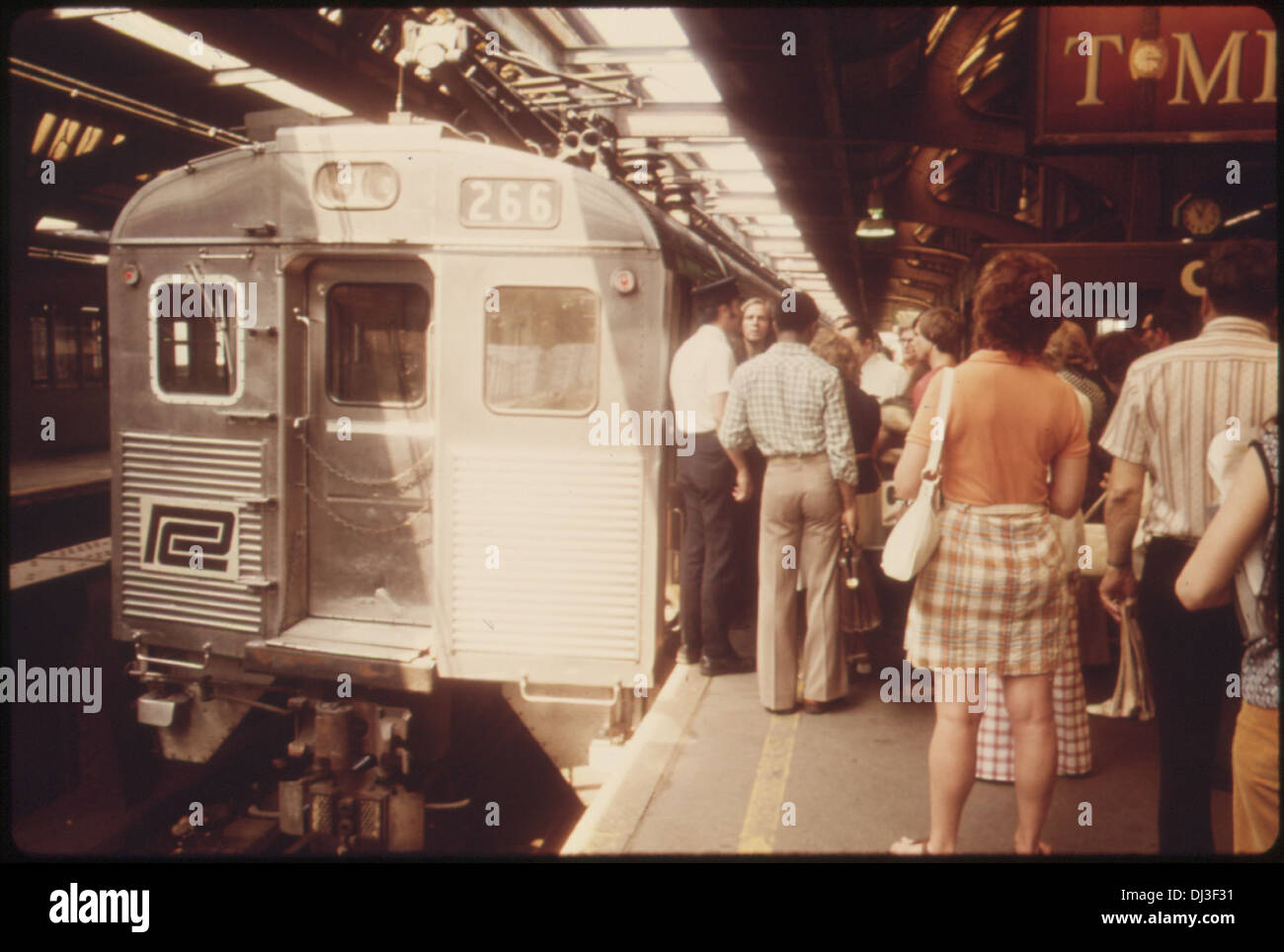 Train philadelphia transportation hi-res stock photography and images ...