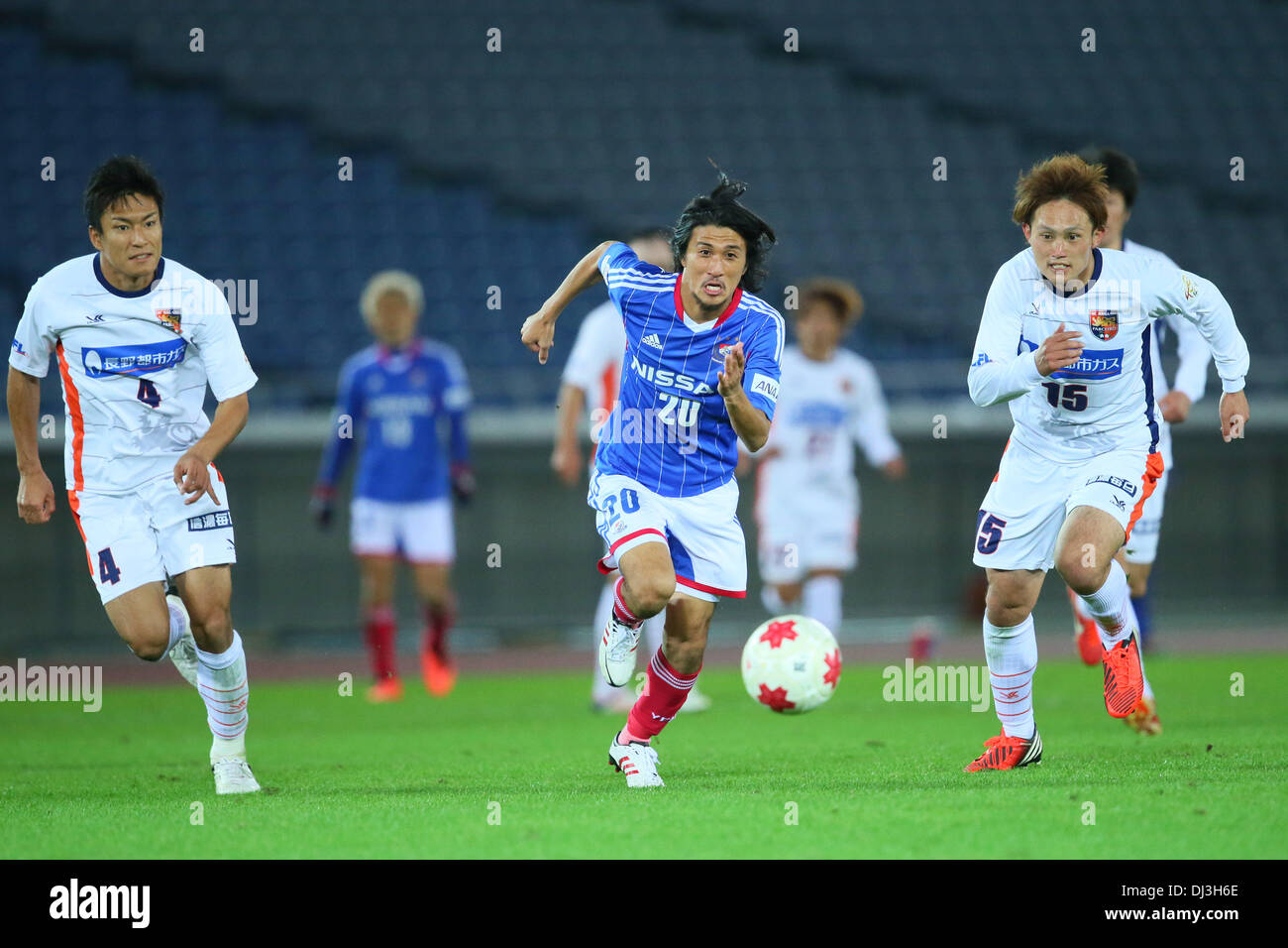 Nissan Stadium, Kanagawa, Japan. 20th Nov, 2013. (L to R) Yuki Kawabe (Parceiro), Yuhei Sato (F ...