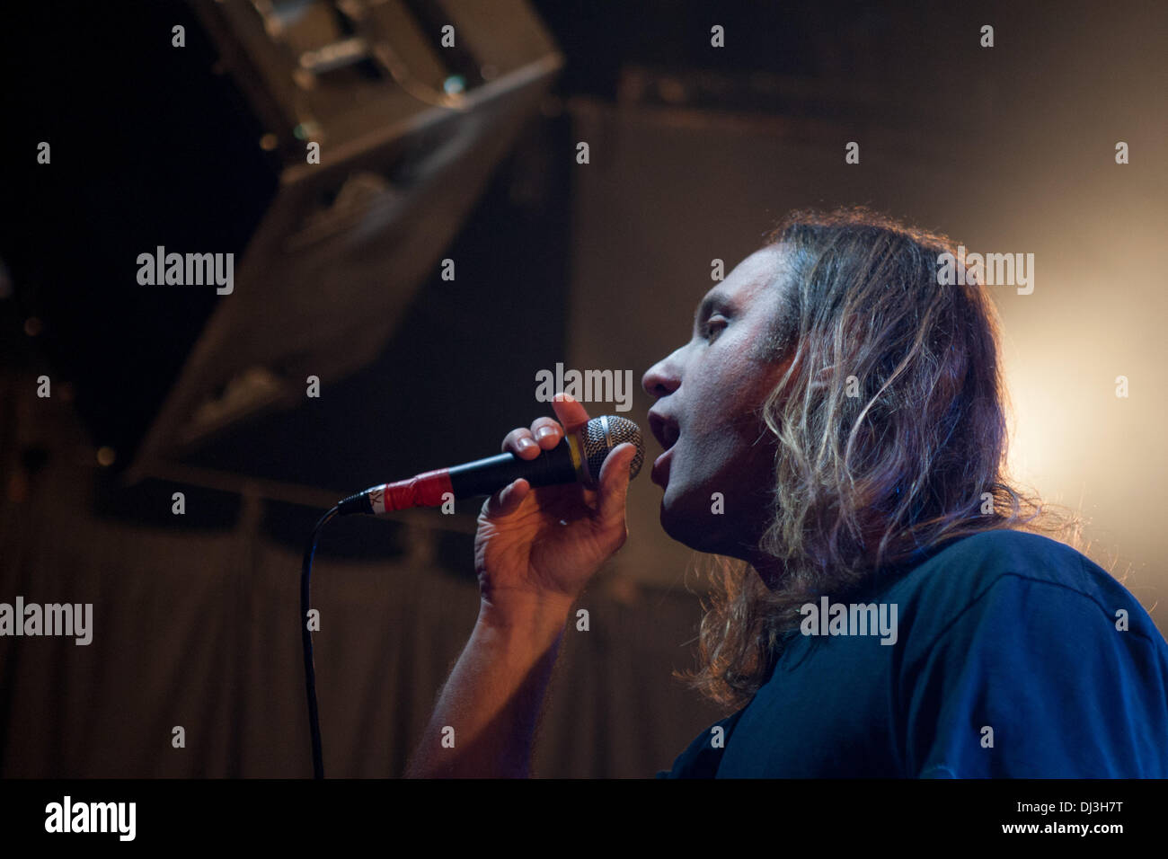 London, UK. 20th November 2013. Gary Stringer, Reef vocalist ...