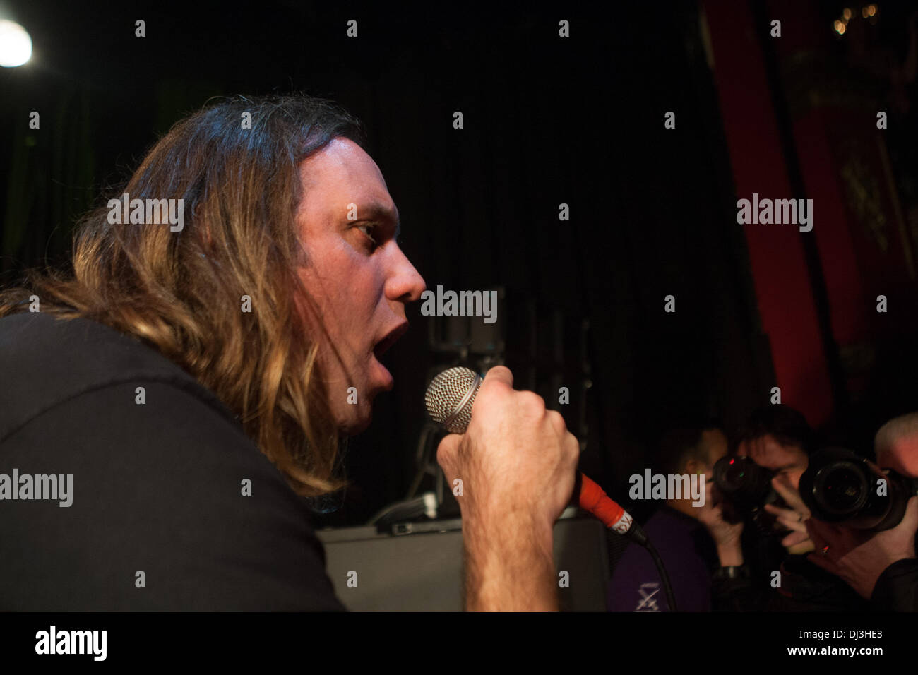 London, UK. 20th November 2013. Gary Stringer, Reef vocalist ...