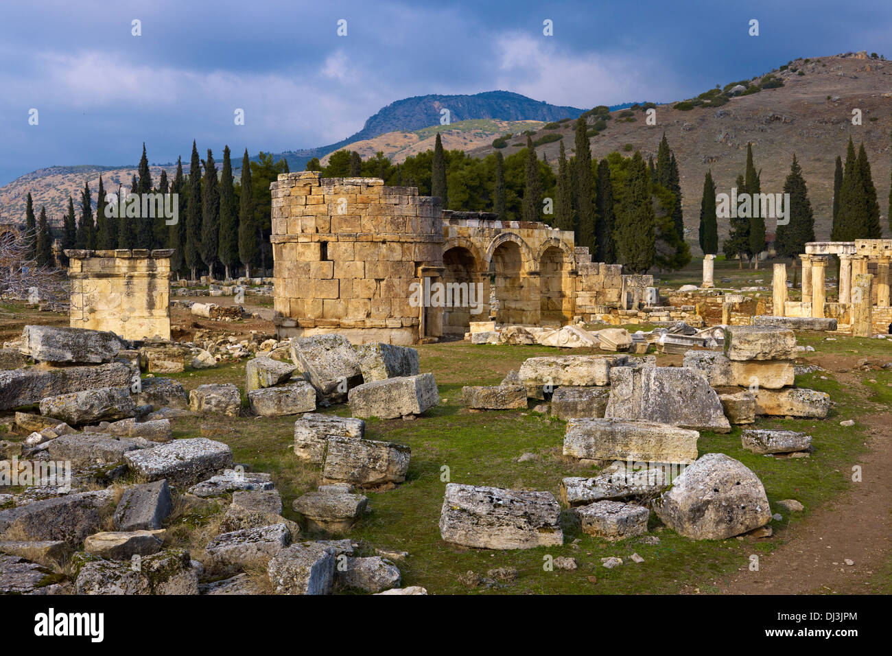 Domitian Gate, Hierapolis, Pamukkale, Turkey Stock Photo - Alamy