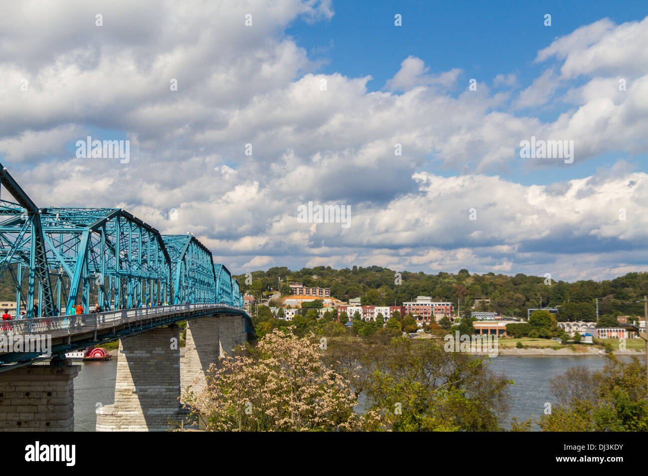 The Walnut Street 'walking bridge' across the Tennessee River in ...