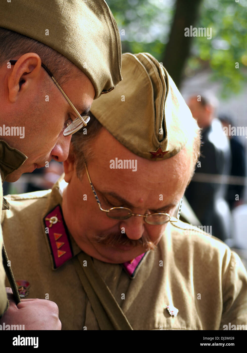 Uniform red army uniform hi-res stock photography and images - Alamy