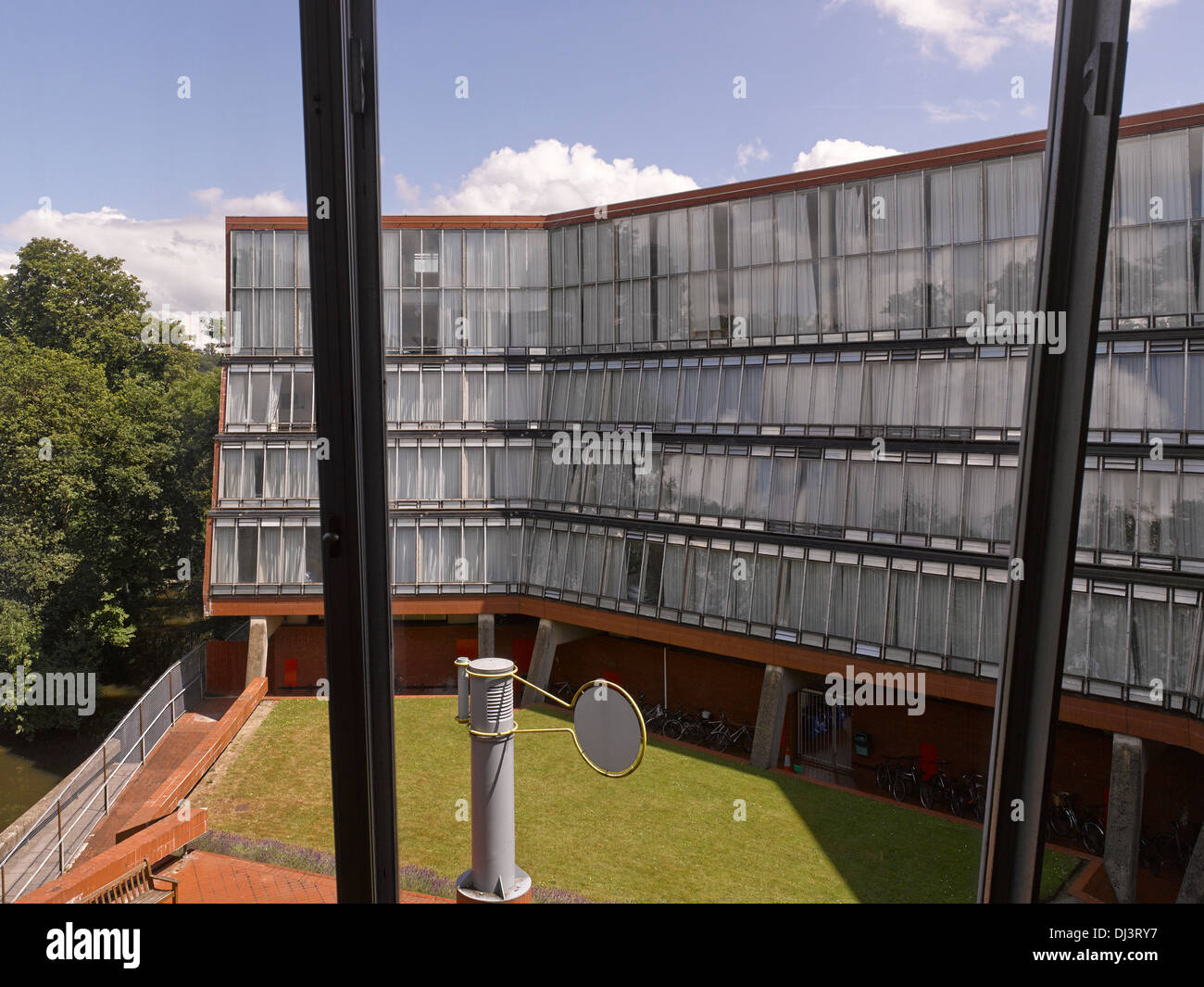 The Florey Building, Oxford, United Kingdom. Architect: Sir James ...