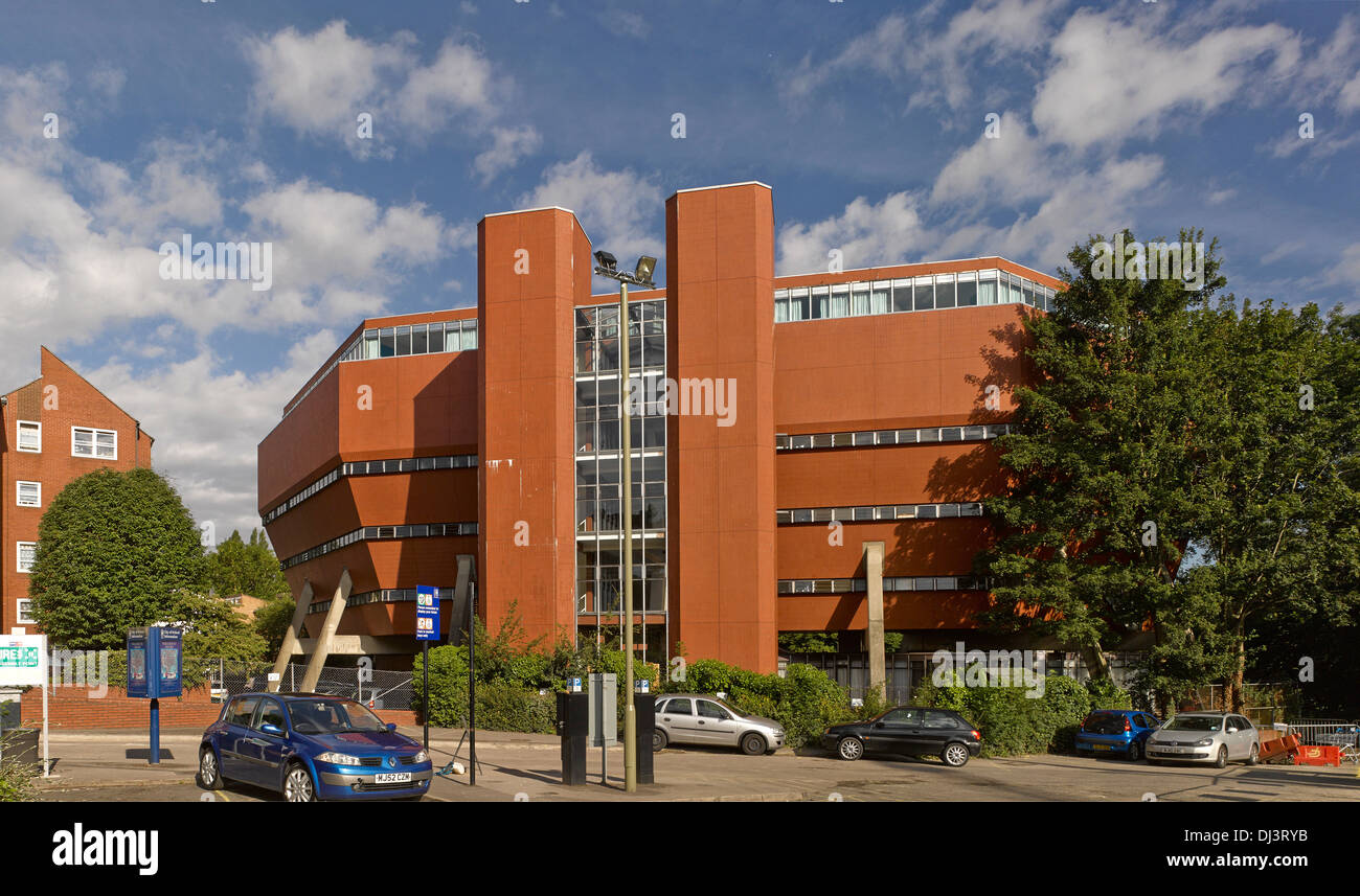 James stirling florey building oxford hi-res stock photography and ...