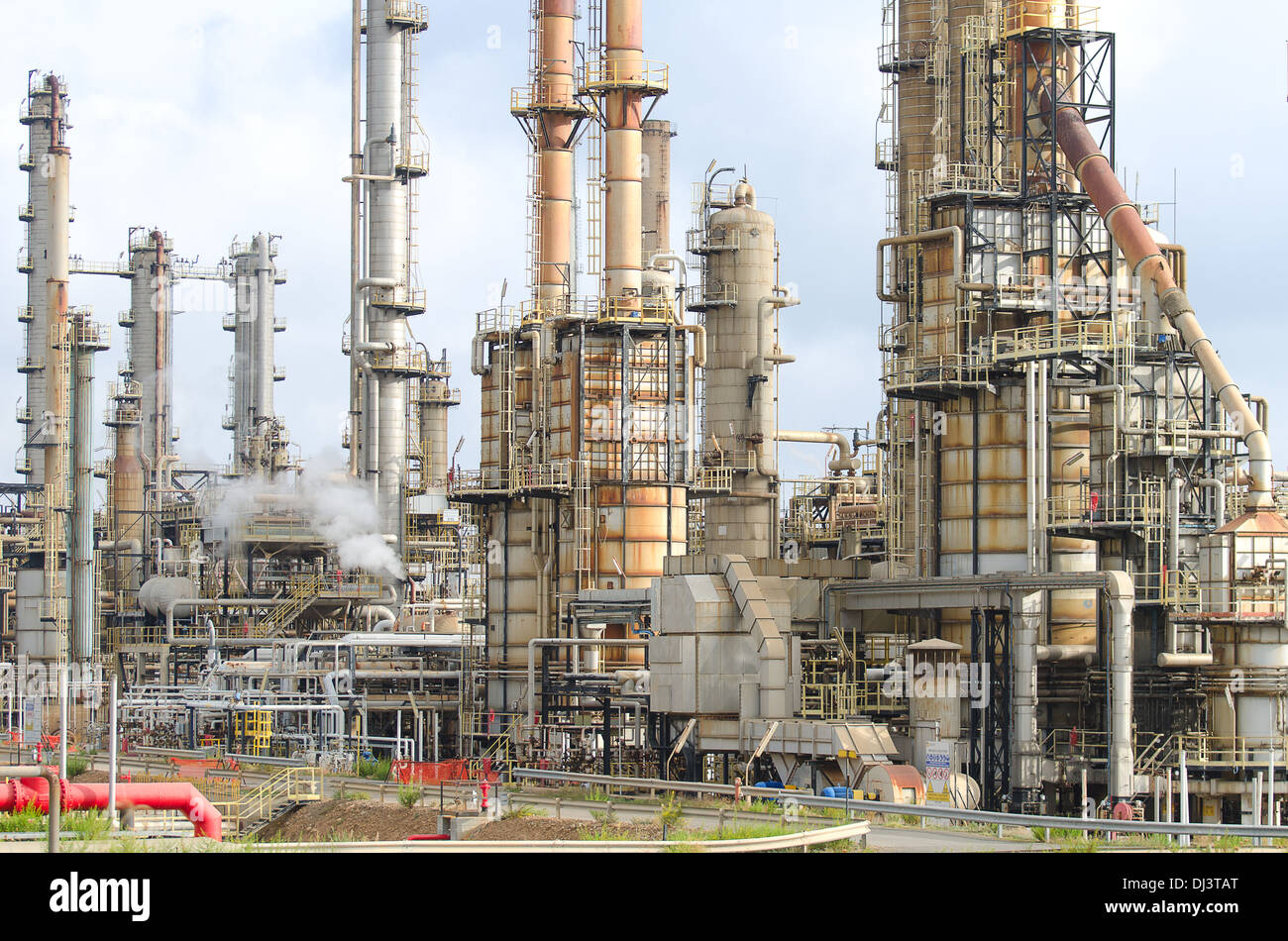Oil refinery plant with lot of pipes Stock Photo - Alamy