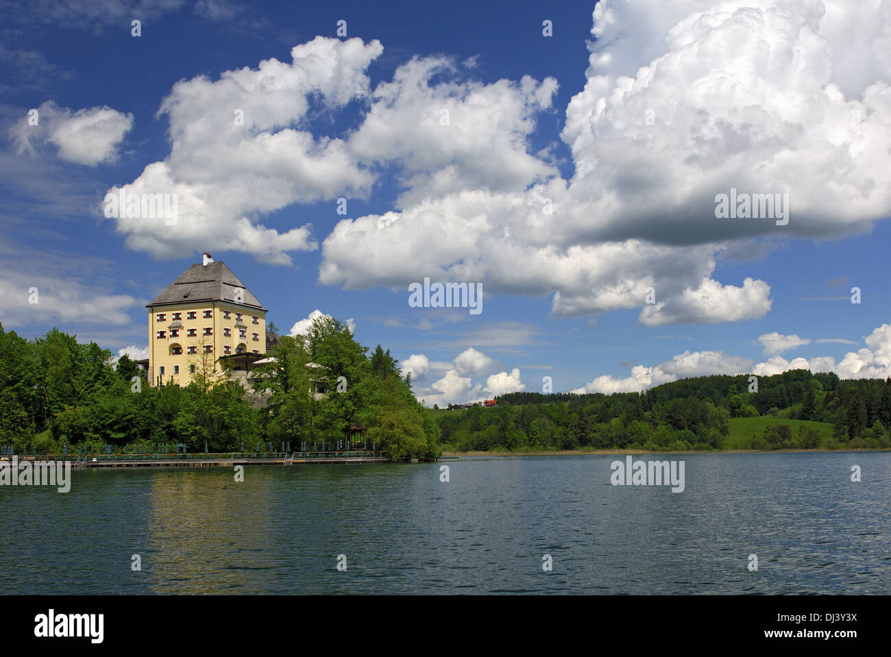 Schloss fuschl fuschlsee salzkammergut austria hi-res stock photography ...
