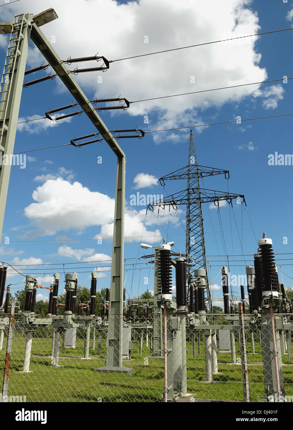 Electricity substation hi-res stock photography and images - Alamy
