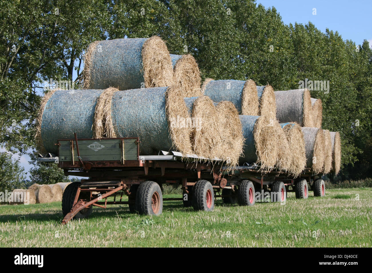 Round Bale Transport High Resolution Stock Photography and Images - Alamy