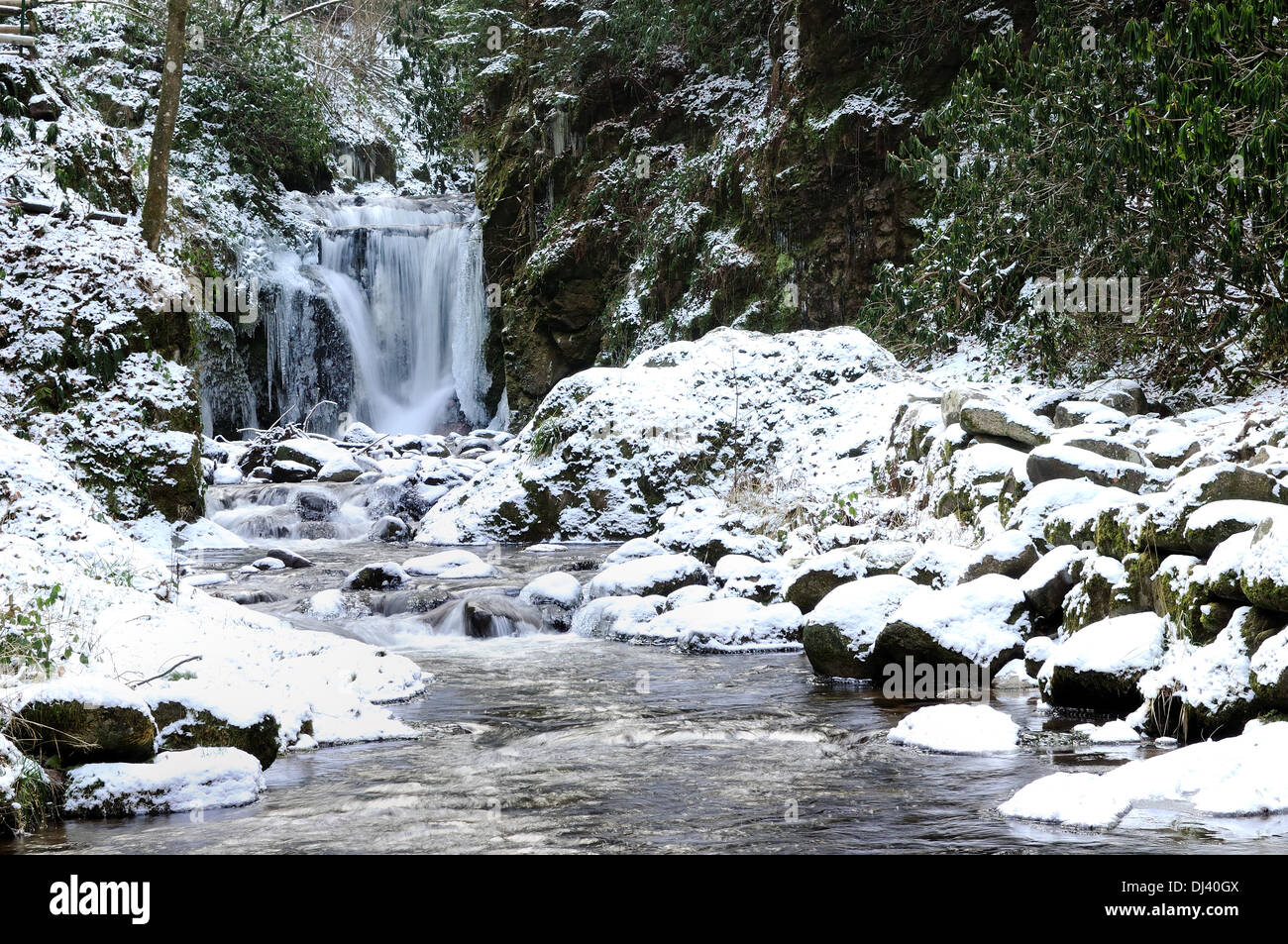 Ice and waterfall hi-res stock photography and images - Alamy