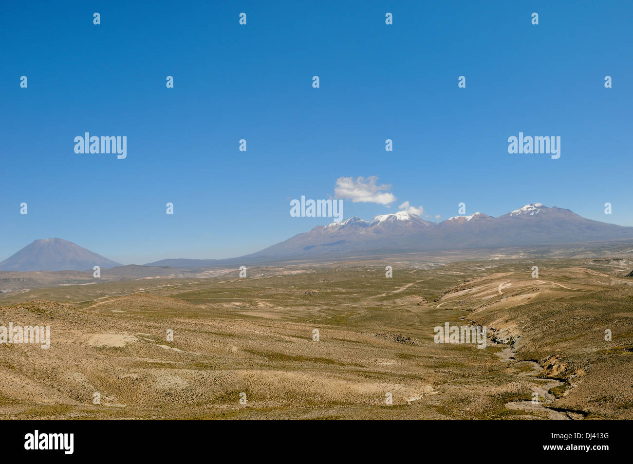 Chachani vulcano hi-res stock photography and images - Alamy