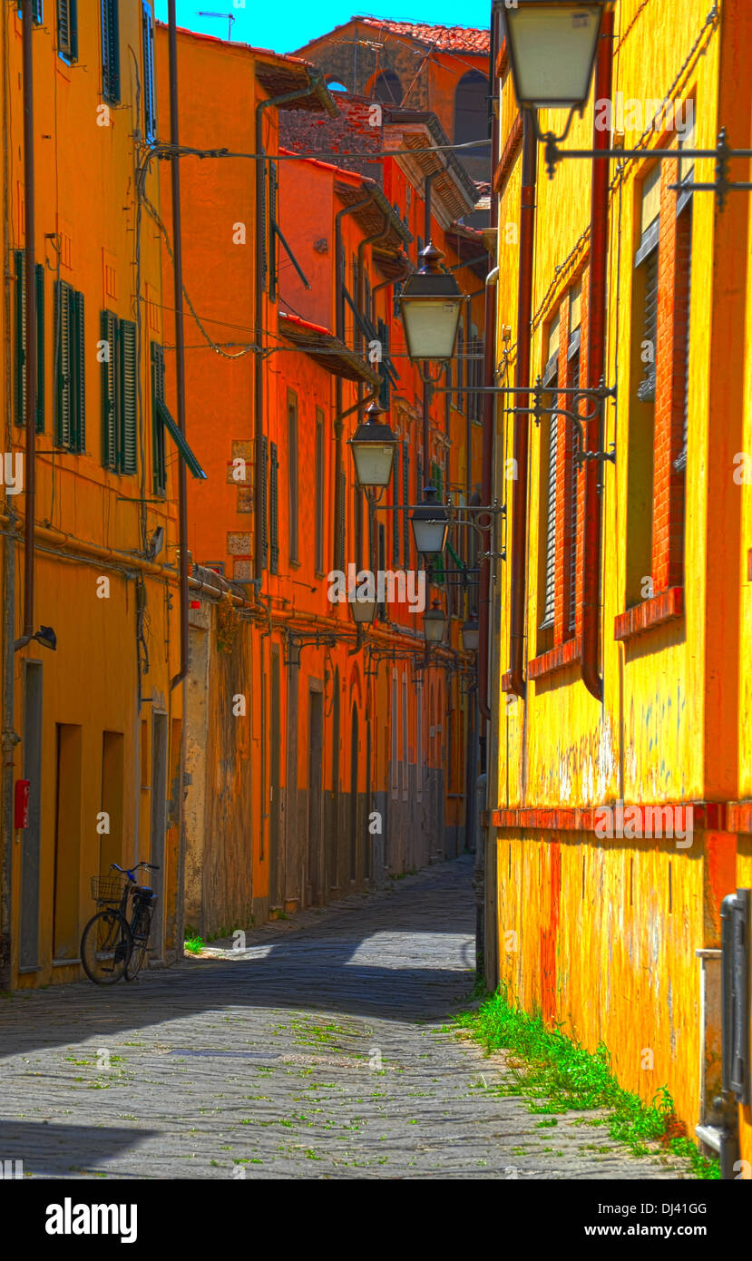Narrow alley medieval wooden hi-res stock photography and images - Alamy