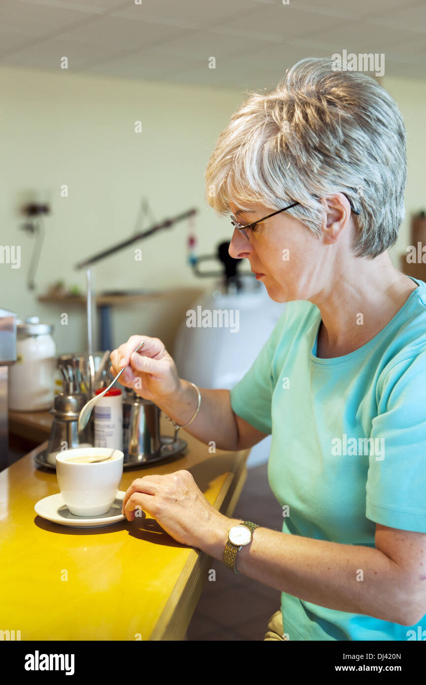 Teatime hi-res stock photography and images - Alamy