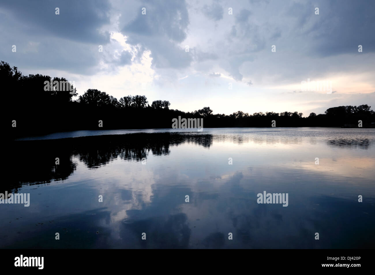 Wolke am himmel hintergrund hi-res stock photography and images - Alamy