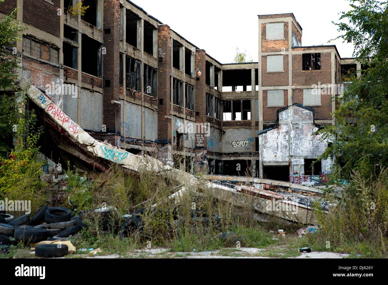 The Detroit Packard Automotive Plant opened in 1903 and was closed in ...