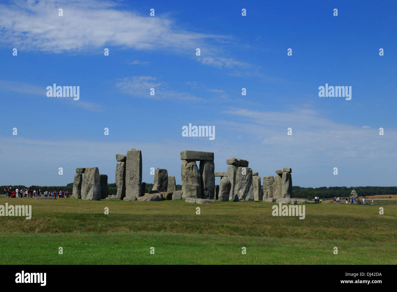 Stonehenge sightseeing tourists hi-res stock photography and images - Alamy