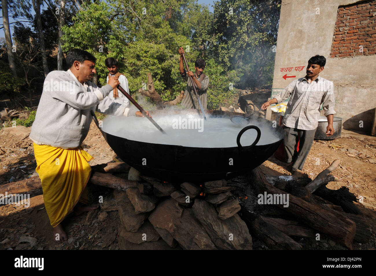 Pooja india hi-res stock photography and images - Alamy