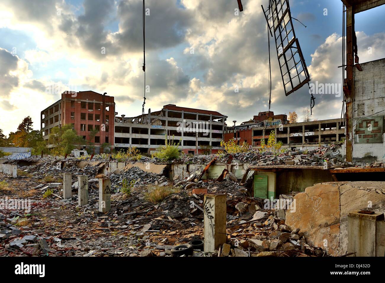 The Detroit Packard Automotive Plant opened in 1903 and was closed in ...