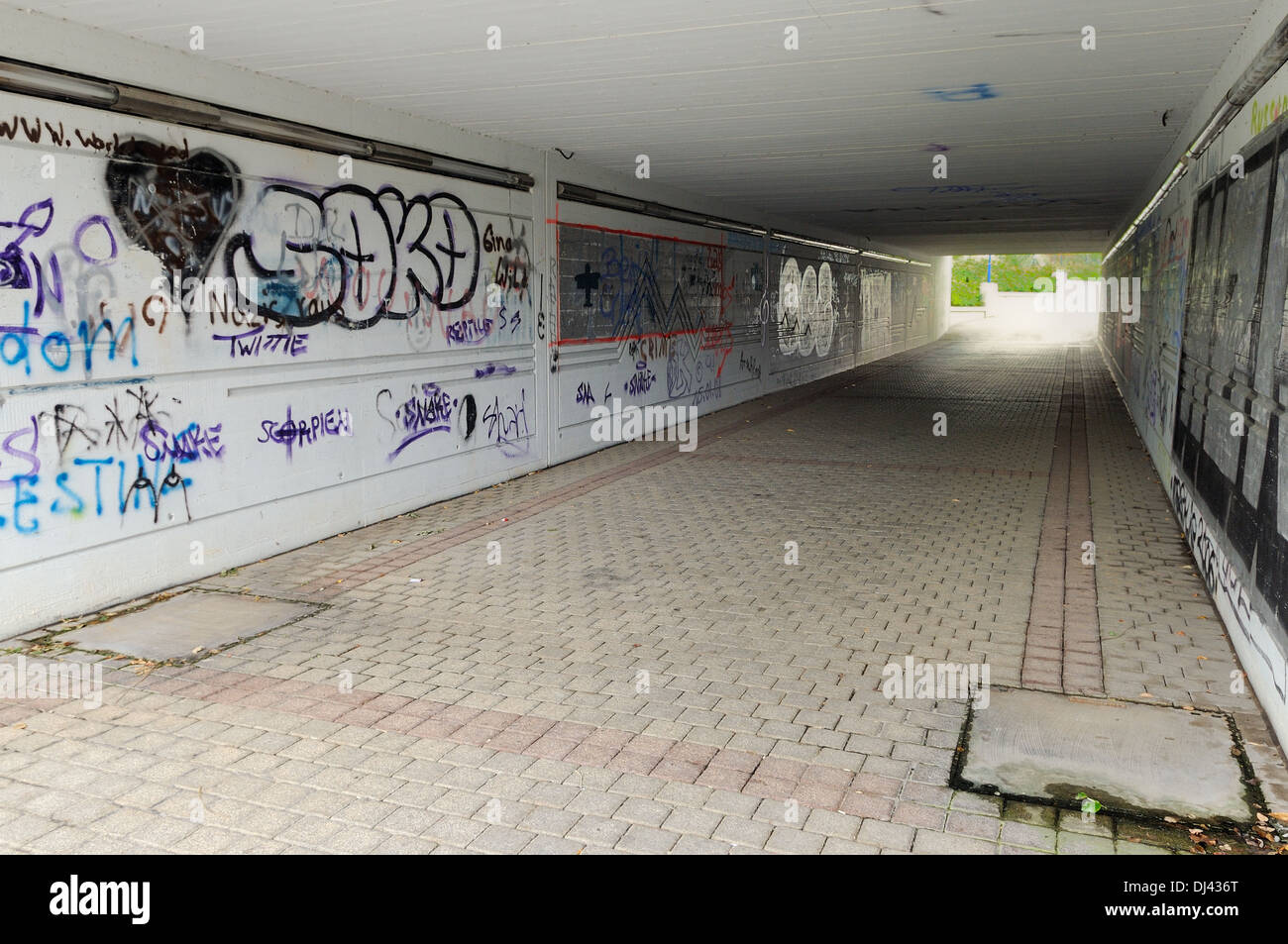 Painted underpass hi-res stock photography and images - Alamy