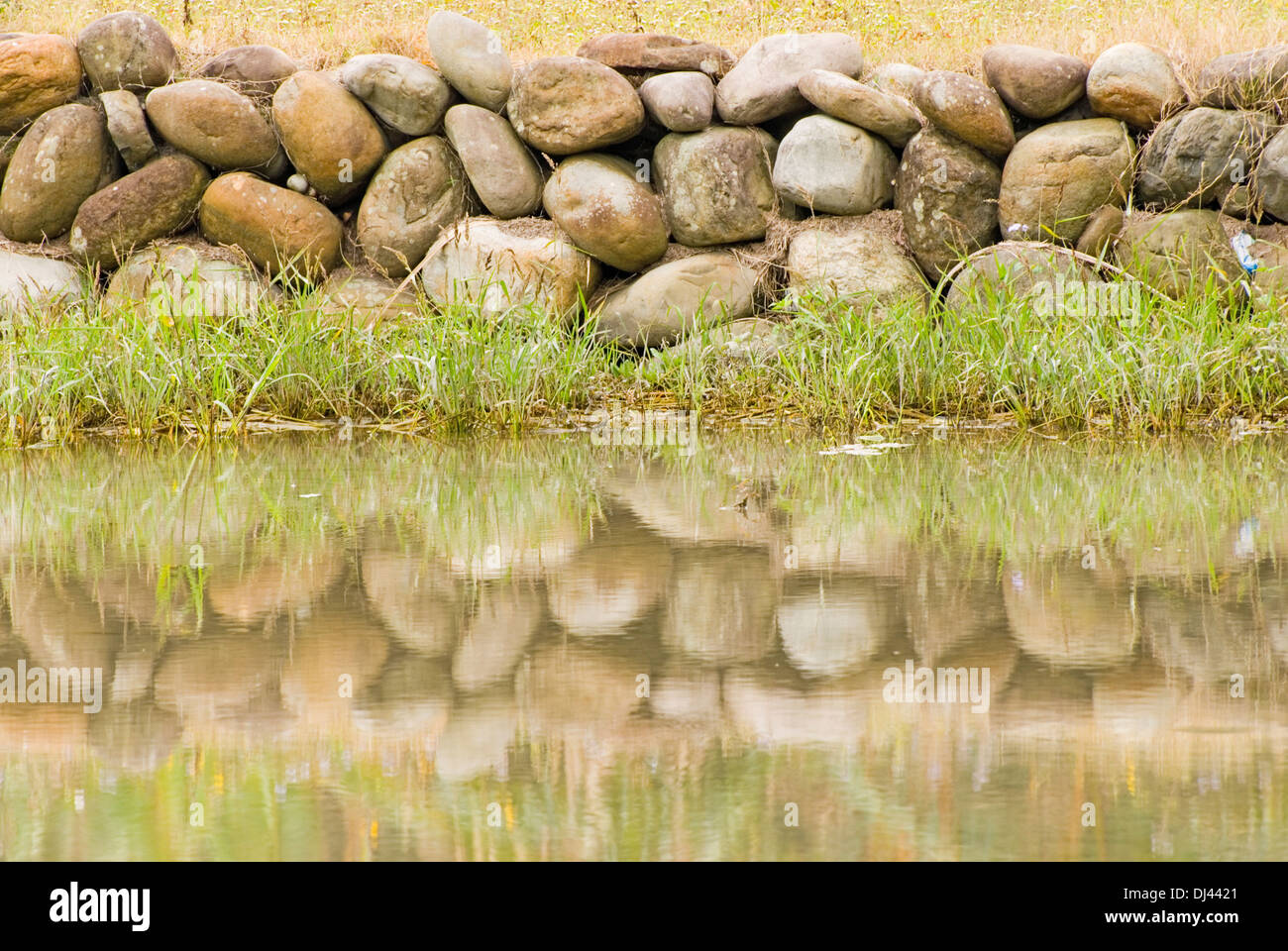 Low wall hi-res stock photography and images - Alamy