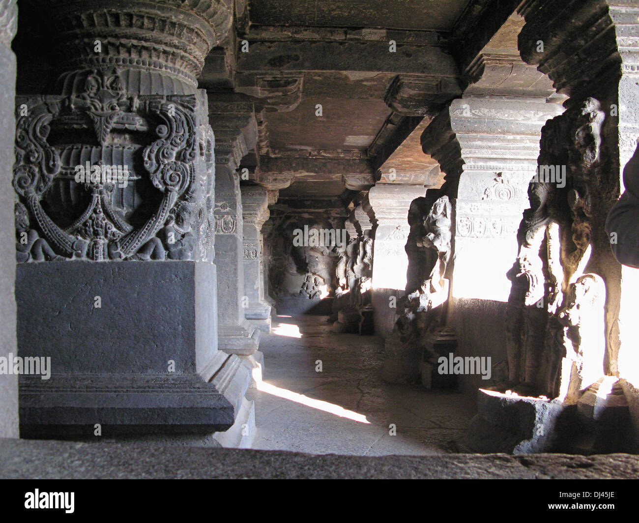 Cave 16 : Lankeshwar Cave Verandah.Ellora Caves, Aurangabad ...