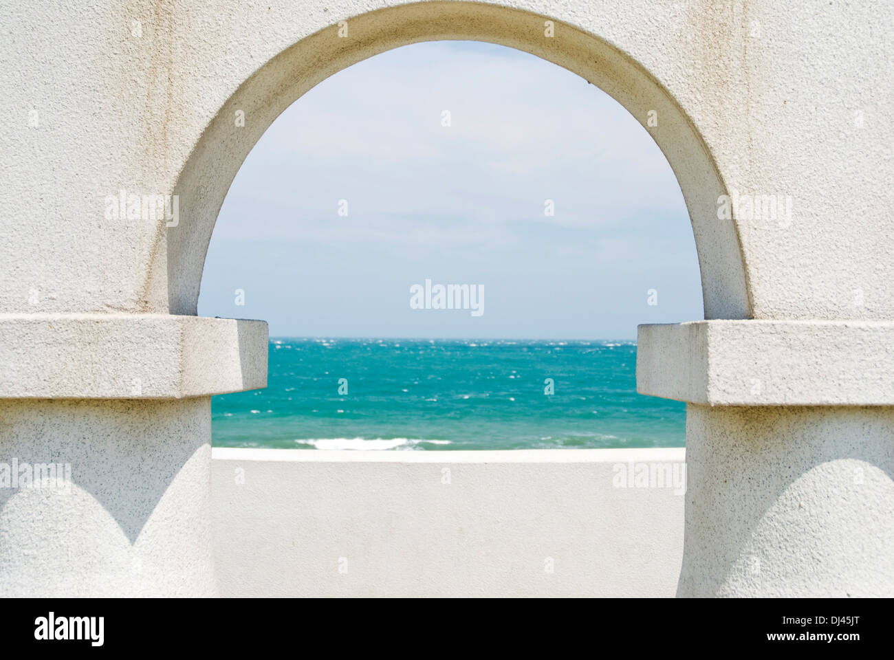 Looking through arch hi-res stock photography and images - Alamy
